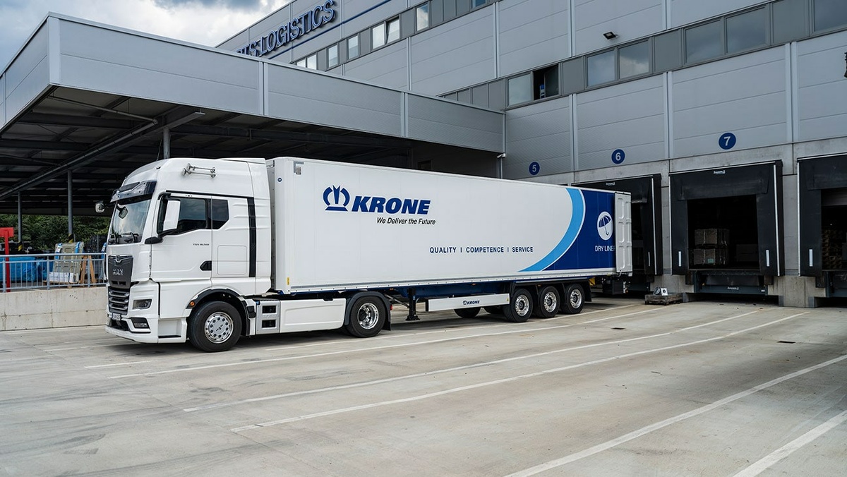 KRONE: DRY LINER STG AUCH FÜR LANG-LKW-BETRIEB